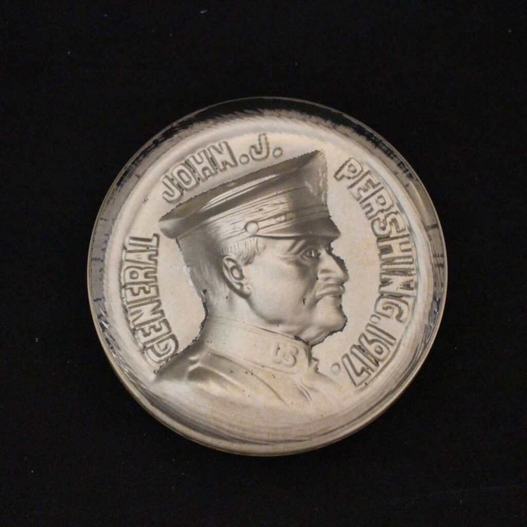 The Knobbs Paperweight Collection – Pickler Memorial Library